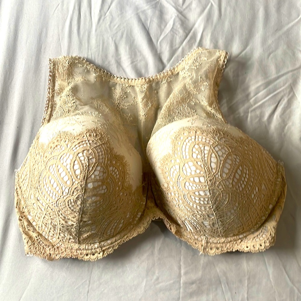 Gorgeous Victoria’s Secret Lace Bra - Gem